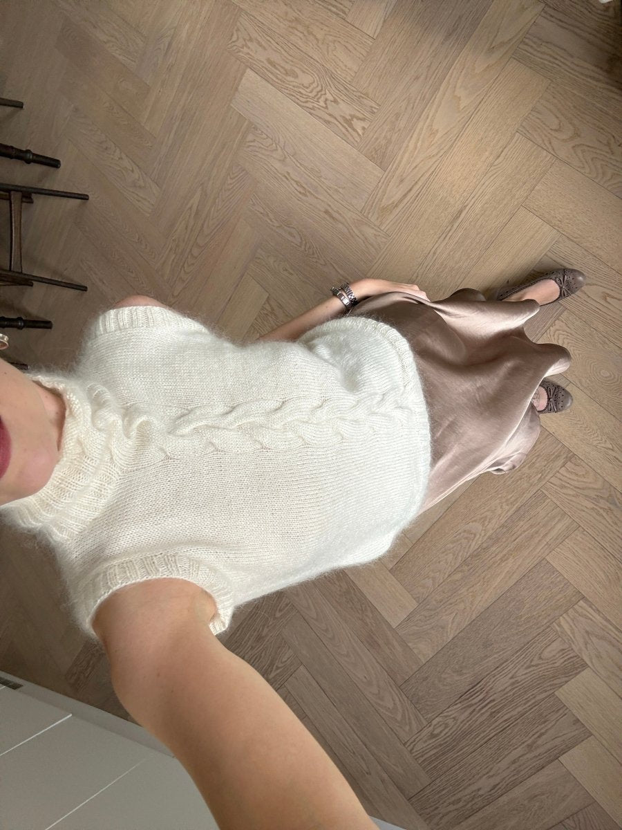 Open media 2 in modal